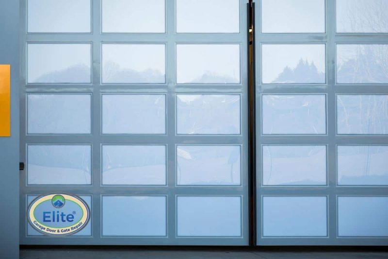 Pros & Cons of Glass Garage Doors